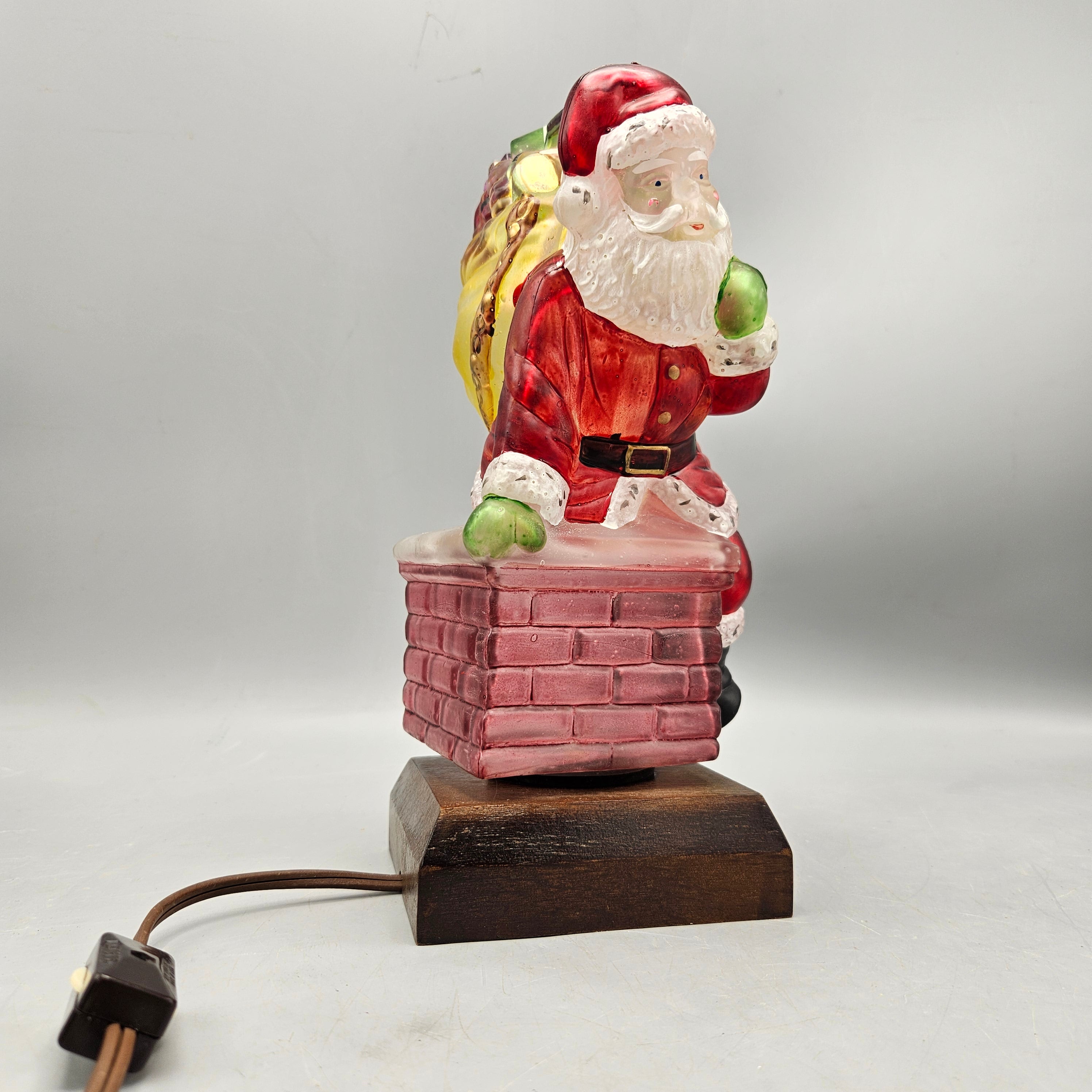 1986 Merck Old World Christmas Santa Claus in Chimney Light